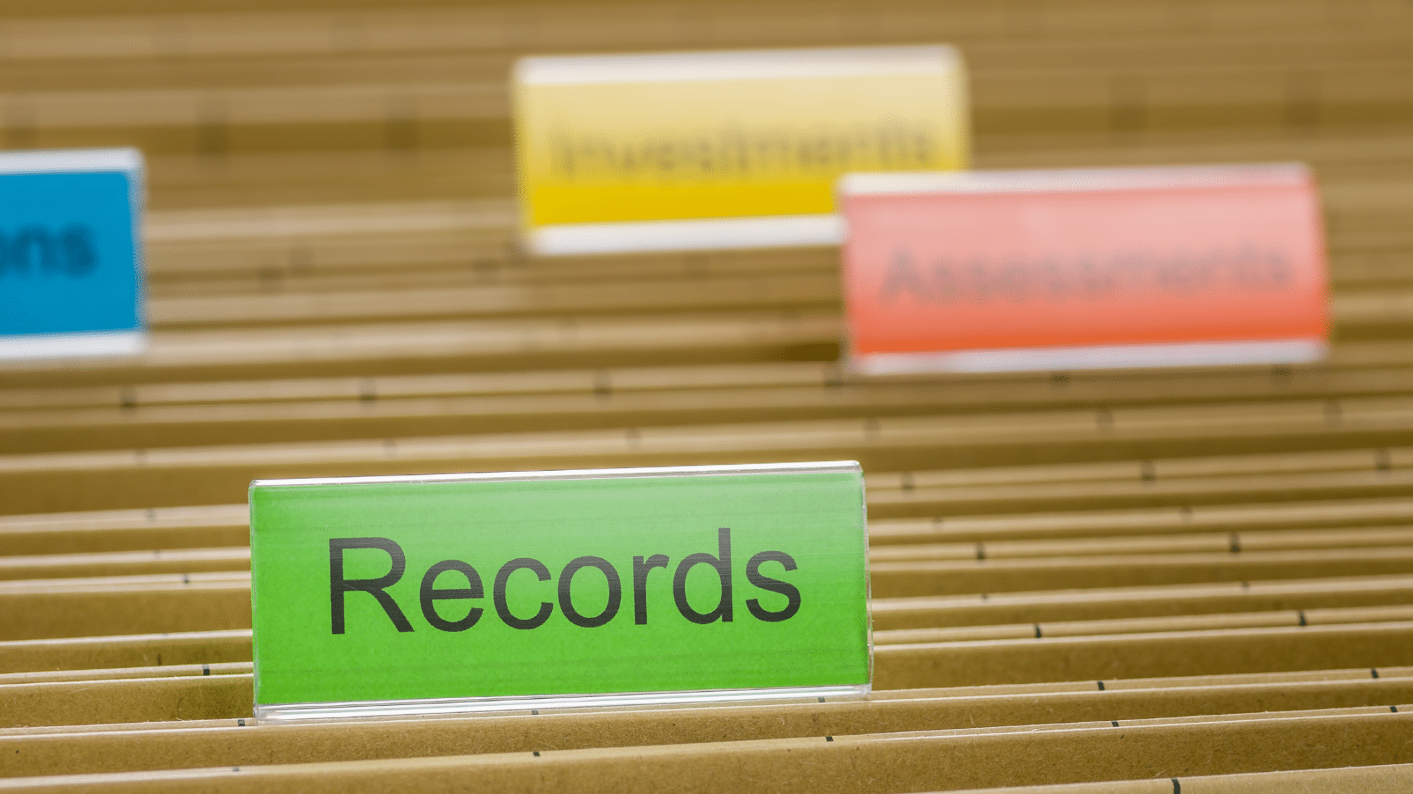 Labeled vs Unlabeled Data in Machine Learning